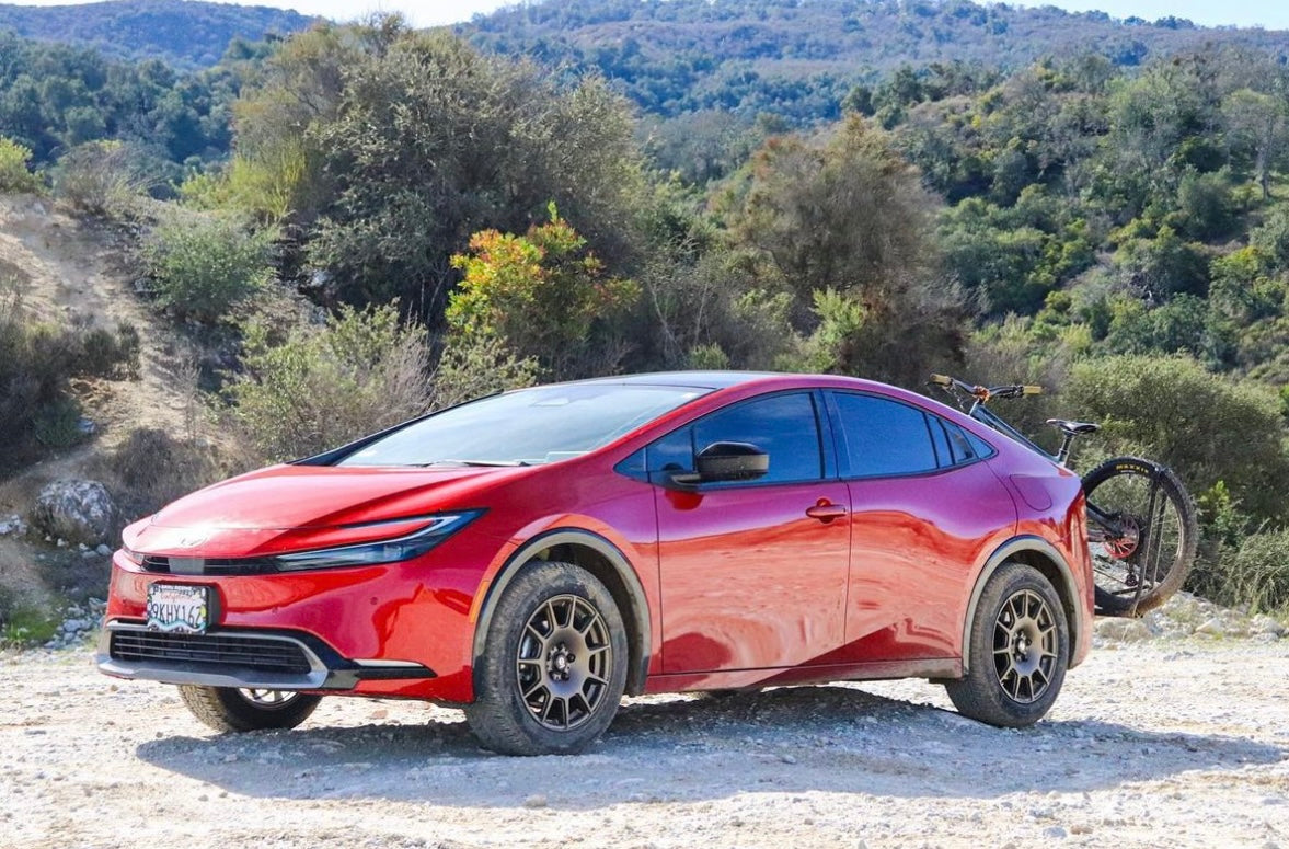 2023-2024 Toyota Prius Lift Kit – Prius Offroad